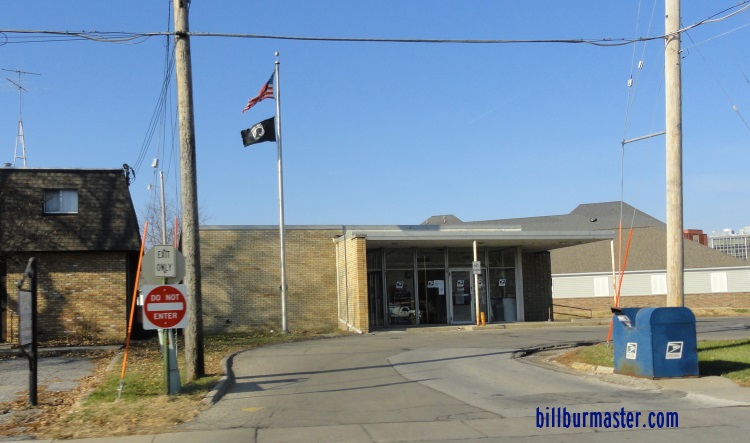 Looking at the Coralville Post Office. (December, 2013)